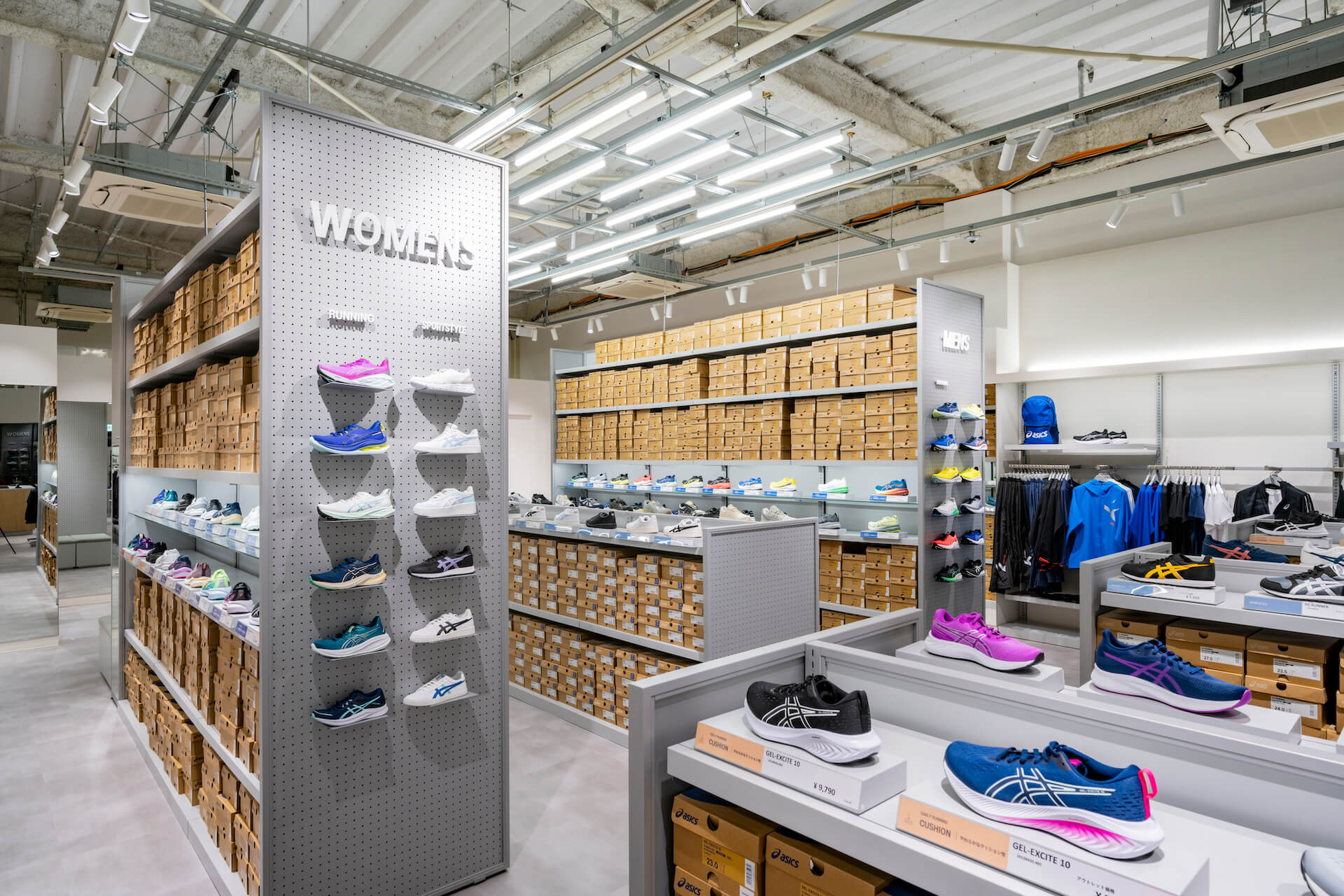 Asics Factory Outlet RINKU PREMIUM OUTLETS | 内装施工事例 | 株式会社LARGO（ラルゴ ...