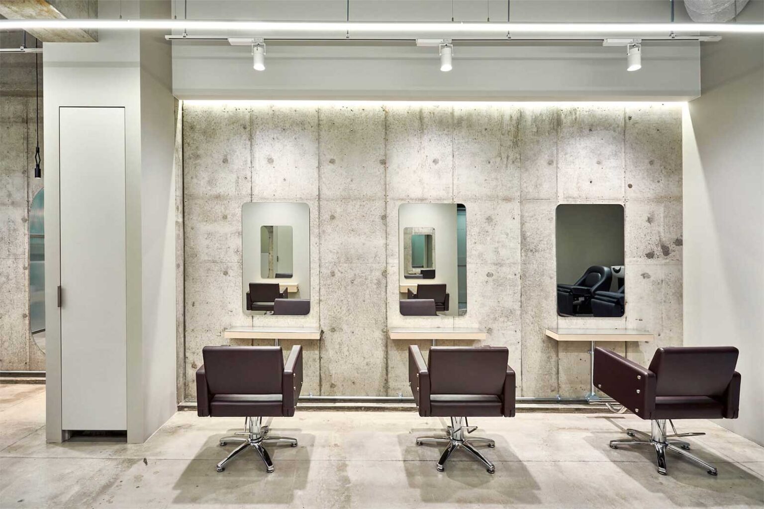 美容室の内装にコンクリート打ちっぱなしを選ぶメリット・デメリット - LARGO MAG